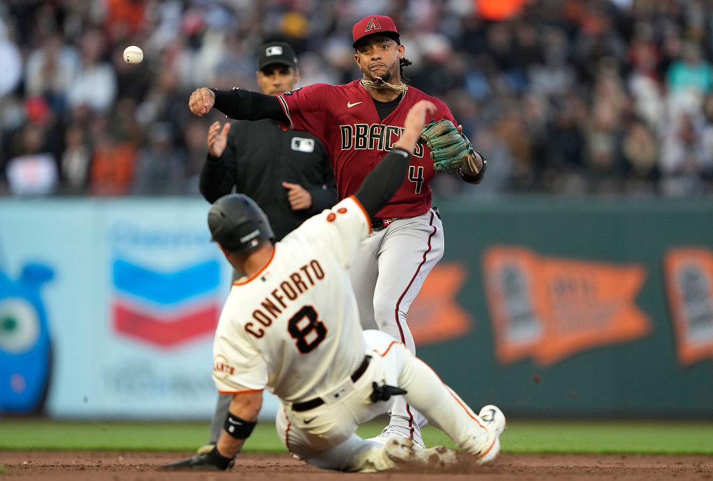 D-Backs win in extras, gain ground on Giants in NL West standings