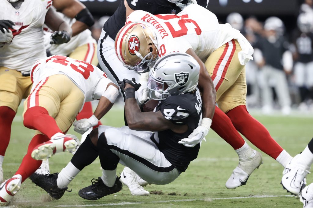 49ers Rookie LBs have been molding their games after Fred Warner