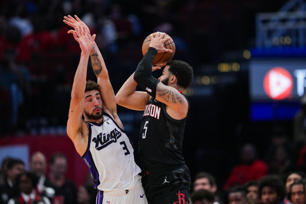 Kings offense disappears in blowout loss to Rockets