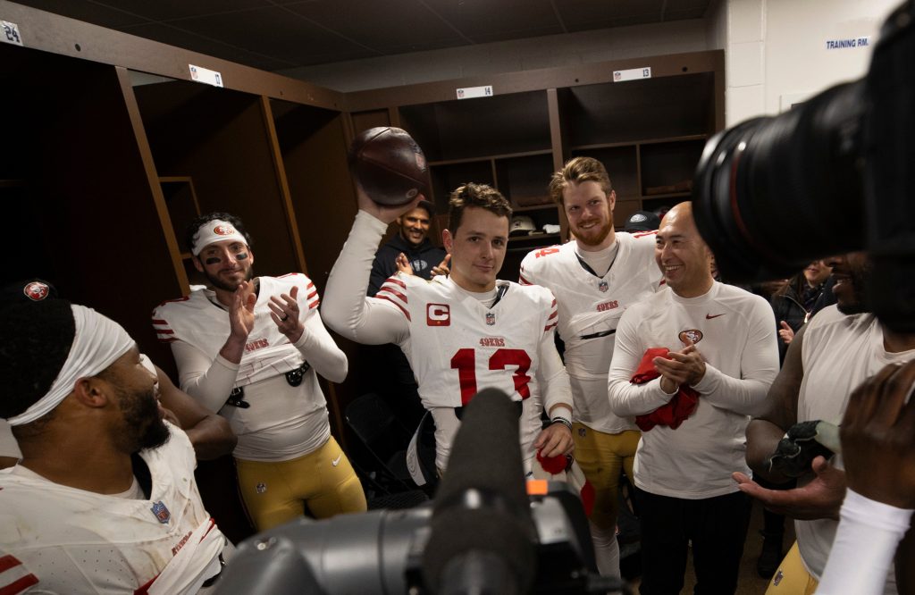 Purdy breaks 49ers passing record, gives heartwarming speech