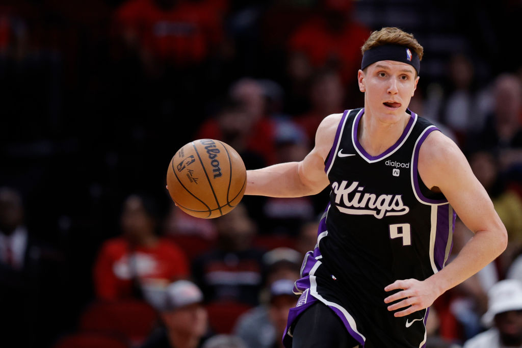 Kings guard Kevin Huerter provides an update on his shoulder